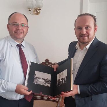 Rreth nesh - Fondacioni Hafiz Ali Korça